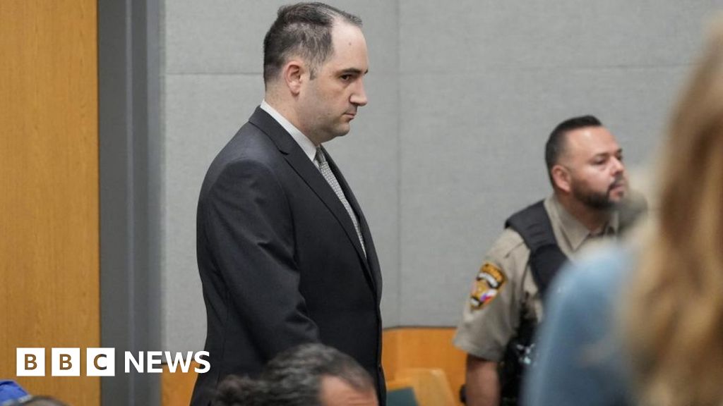 Texas governor seeks pardon for soldier who killed protester - BBC News