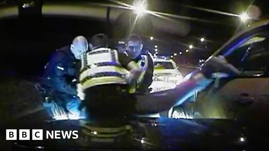 Man dragged from car as police bust Bedford drugs gang