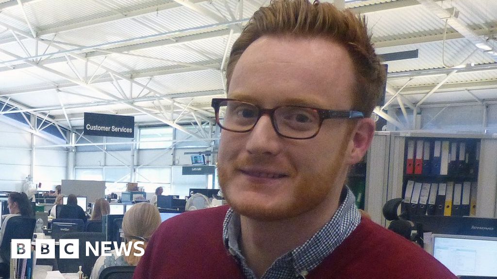 Mountain man: The bank boss who reached the top aged 33 - BBC News