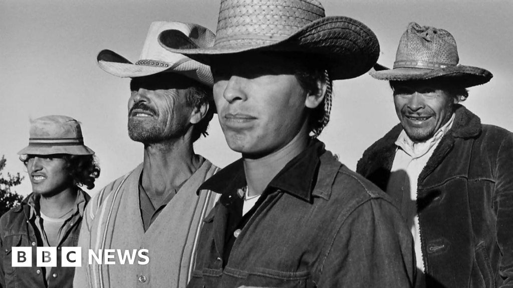 The photojournalist who became an 'outlaw' - BBC News