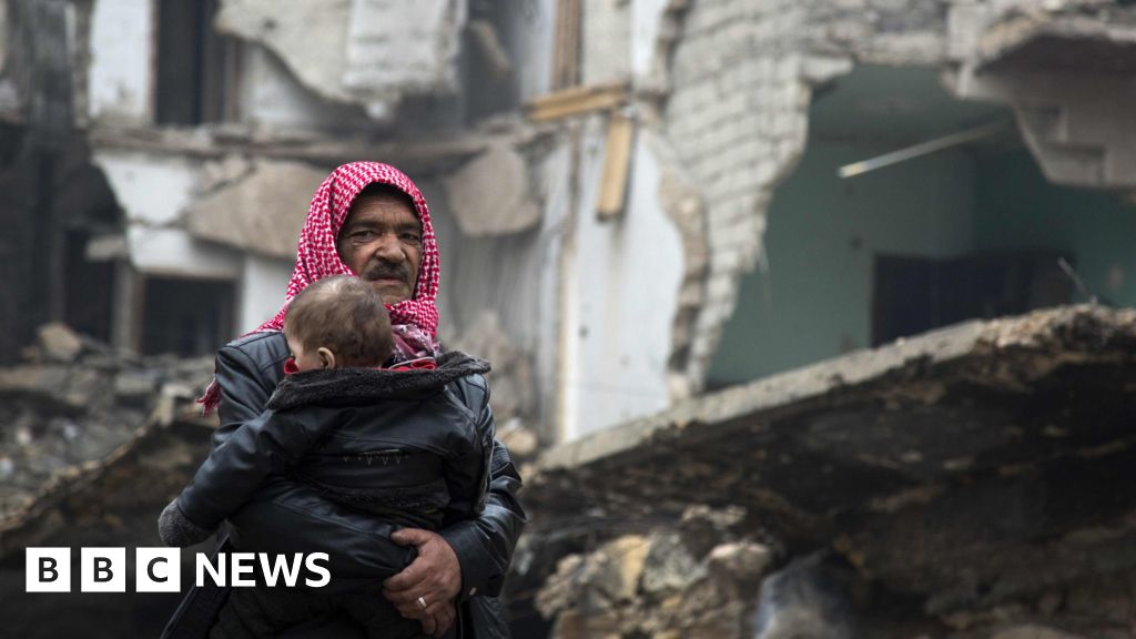 Aleppo battle ends as Syria rebel deal reached - BBC News