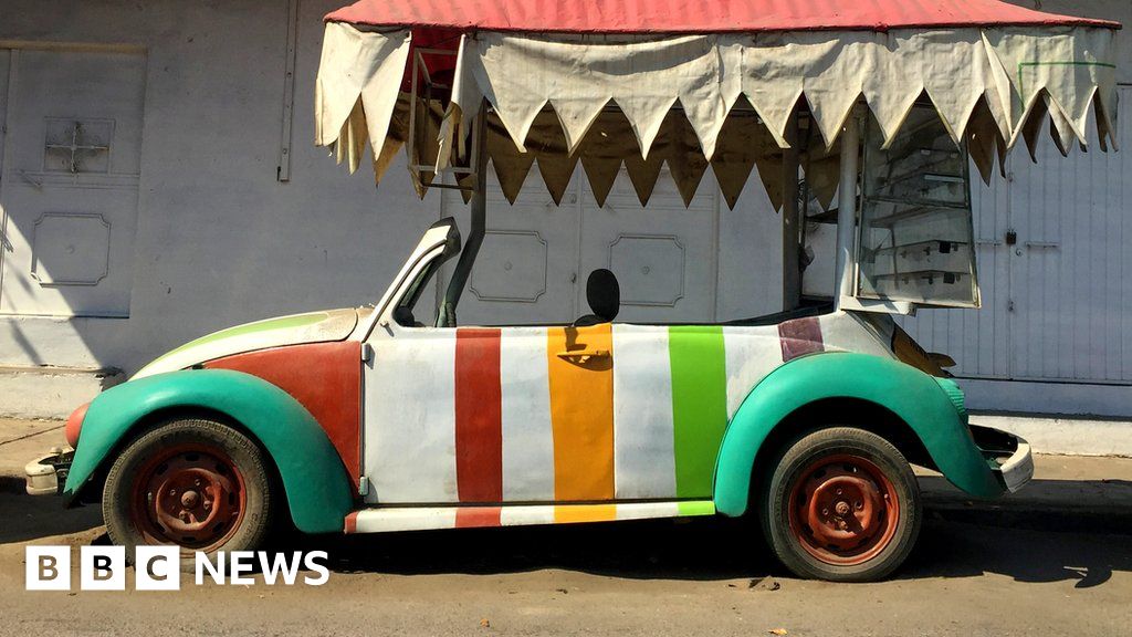 Volkswagen Beetle: Mexico's enduring love of a classic car - BBC News