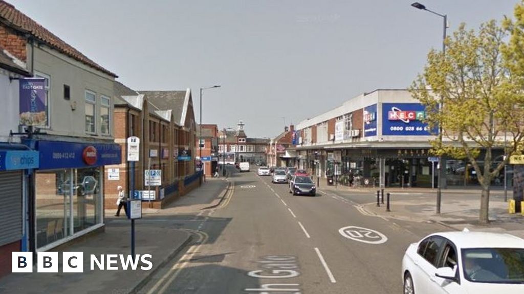 Doncaster man suffers serious head injury in hit-and-run - BBC News