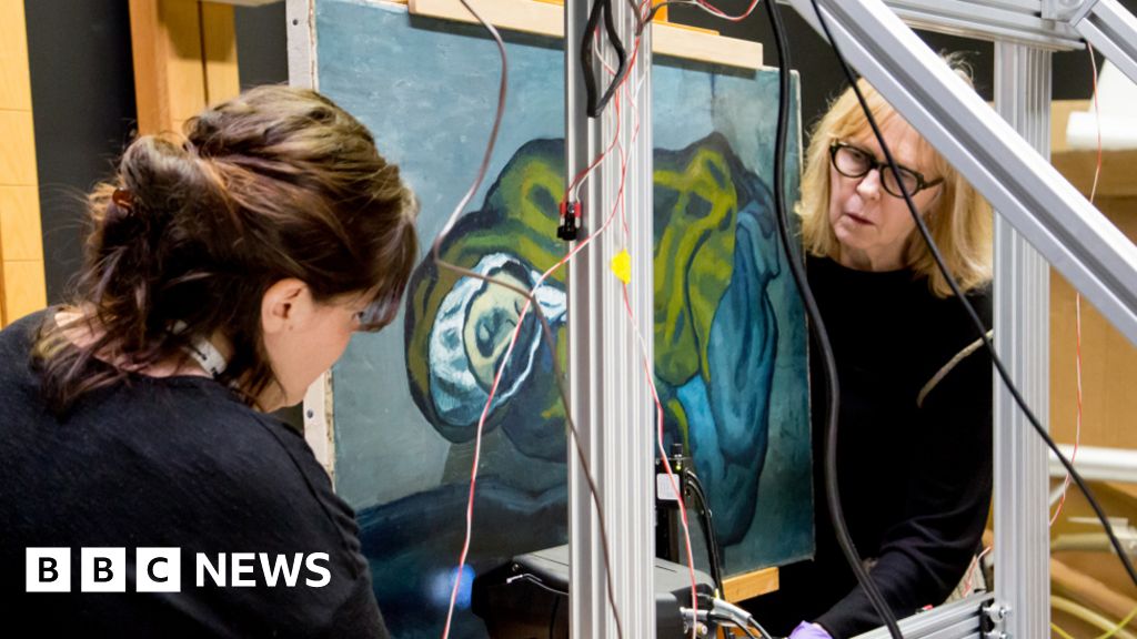 New scanning technique reveals secrets behind great paintings - BBC News