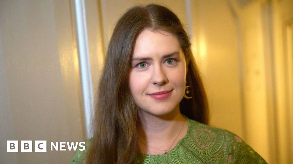 Woman who won National Poetry Competition recalls 'blanking out' - BBC News