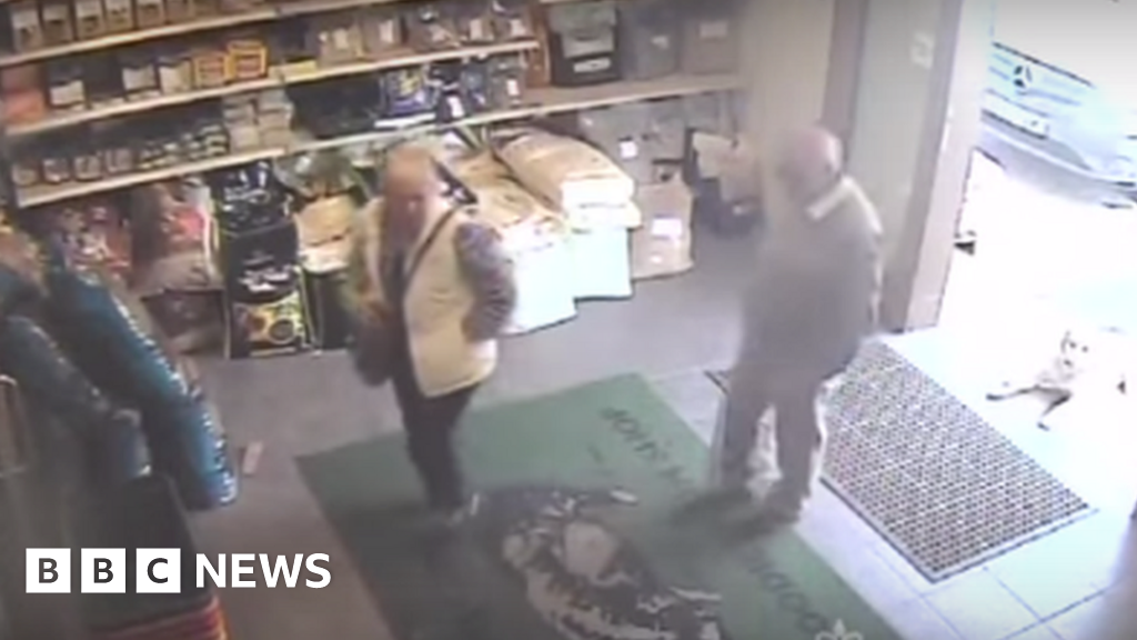 Peter Stuart death: 'Last CCTV' of manhunt case couple - BBC News