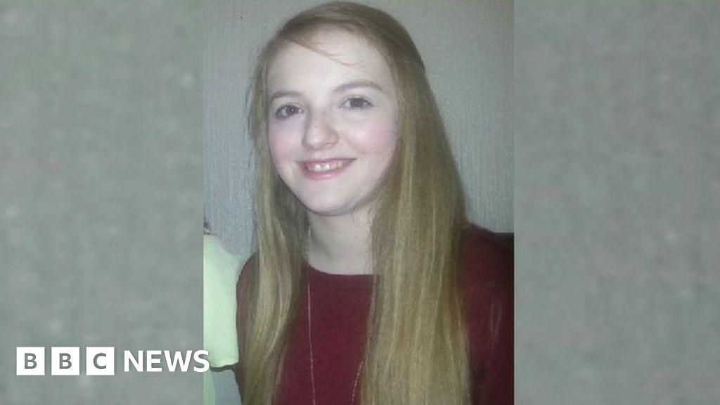 Family of missing girl Sarah Goldie 'torn apart' - BBC News