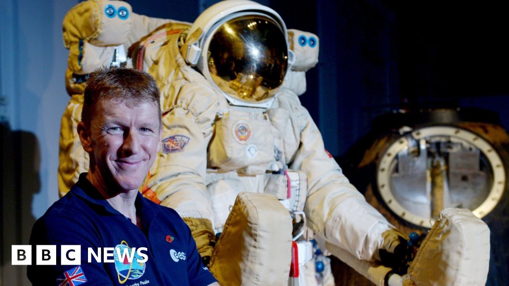 Tim Peake: Science, housework and fun - BBC News