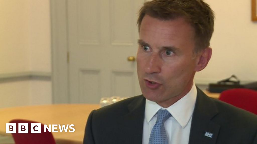 Junior doctor strikes 'to cause misery' - Jeremy Hunt - BBC News
