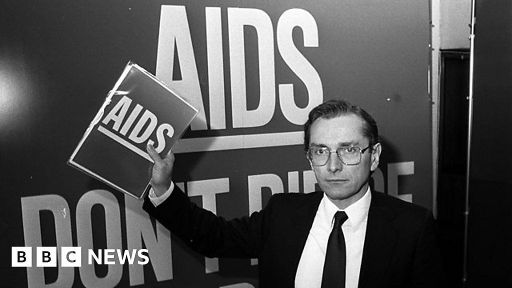 Speaker Lord Fowler backs calls for National Aids memorial - BBC News