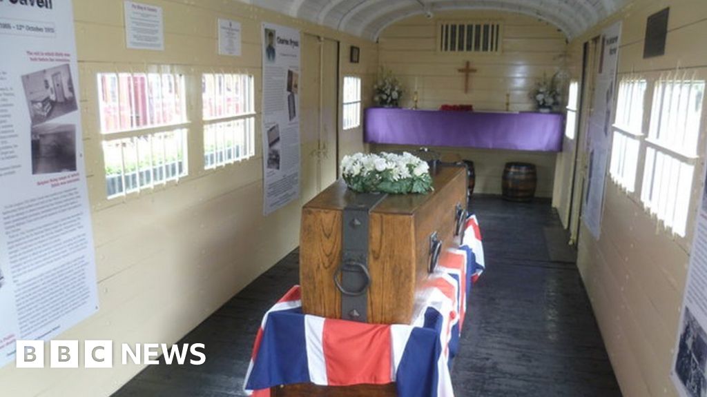 World War One heroes railway carriage arrives in Harwich