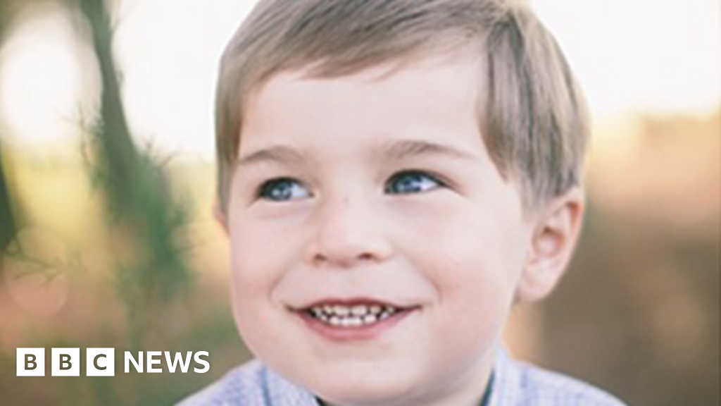 Boy crushed in rotating restaurant named - BBC News