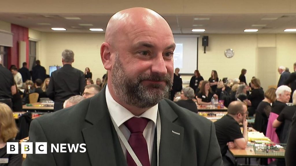Lincolnshire PCC: Conservative Marc Jones is re-elected - BBC News