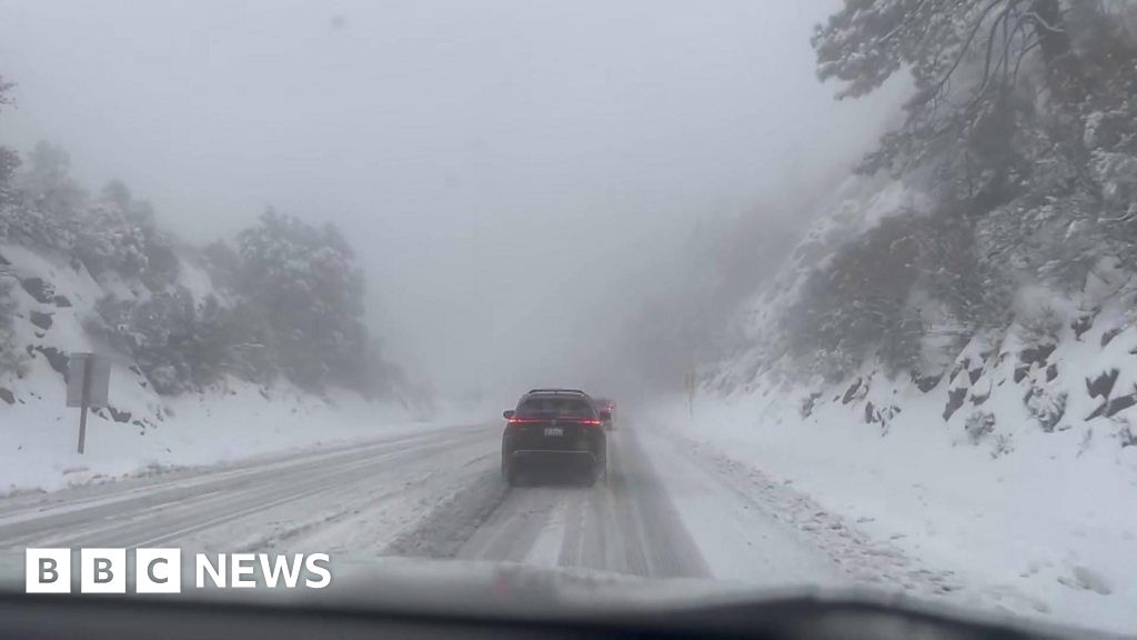 Parts of southern California become winter wonderland - BBC News