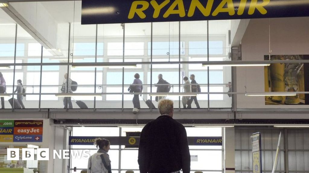 Ryanair and 'total disaster' holiday - BBC News