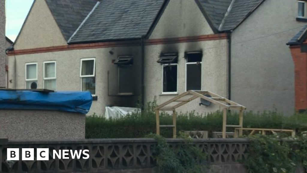 Prestatyn fire deaths: Landlord Jay Liptrot on trial - BBC News