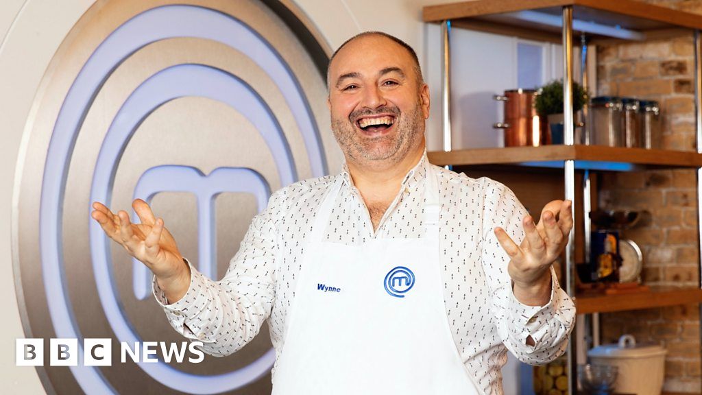 Celebrity MasterChef: Wynne Evans reacts as winner crowned - BBC News