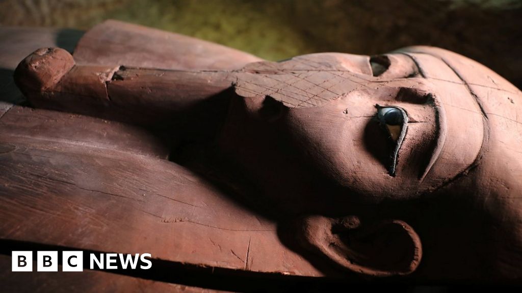 Ancient Egyptian necropolis contains 'message from afterlife' - BBC News