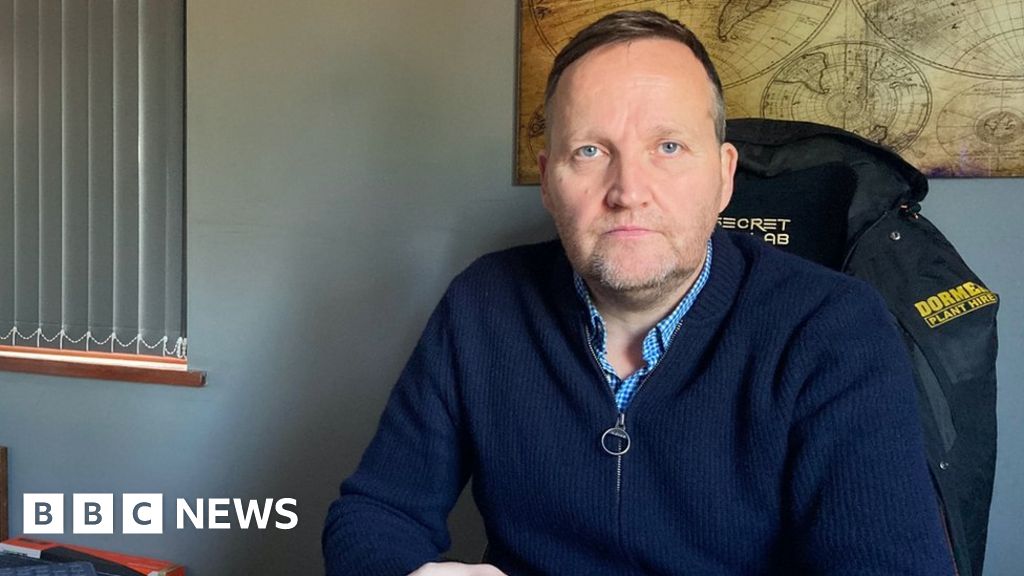 Burgled Redditch councillor calls for privacy law change - BBC News