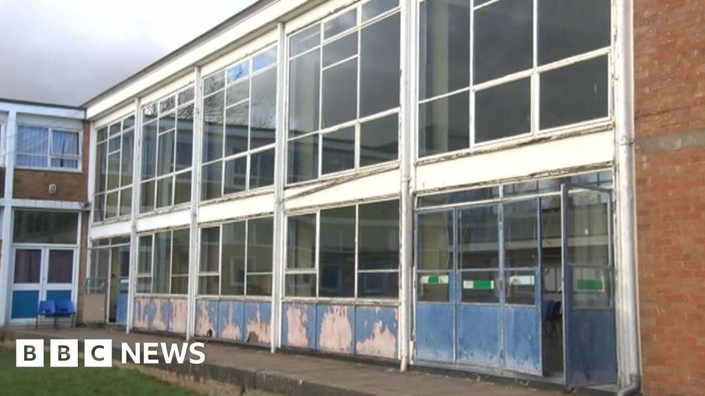 School buildings in 'deplorable' state, head teacher claims - BBC News