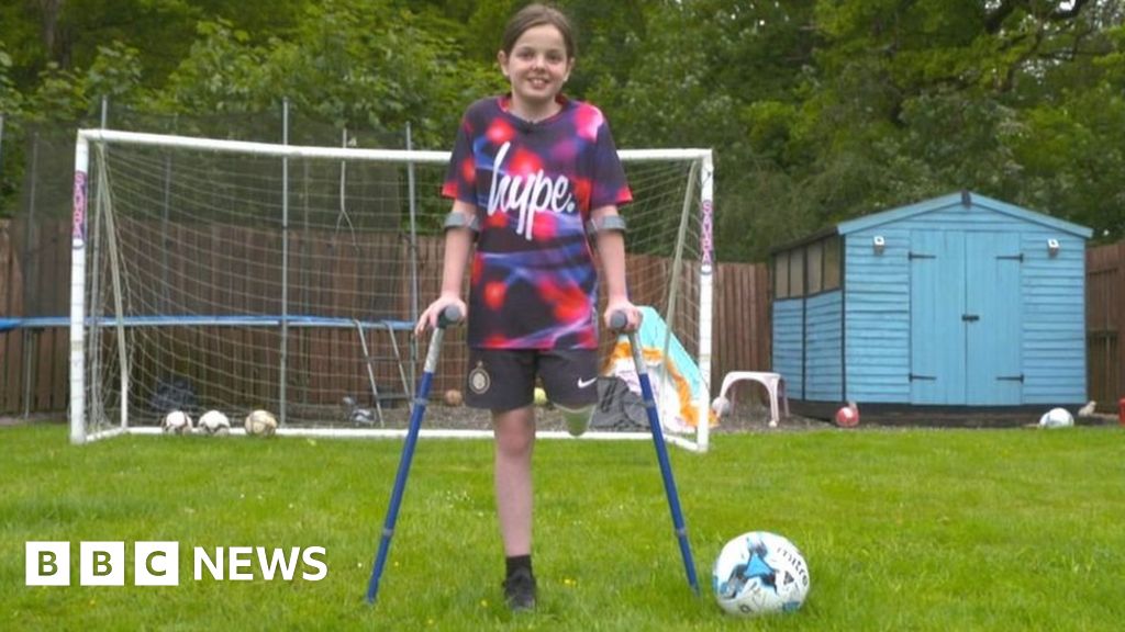 Amputee footballer's Champions League final honour - BBC News