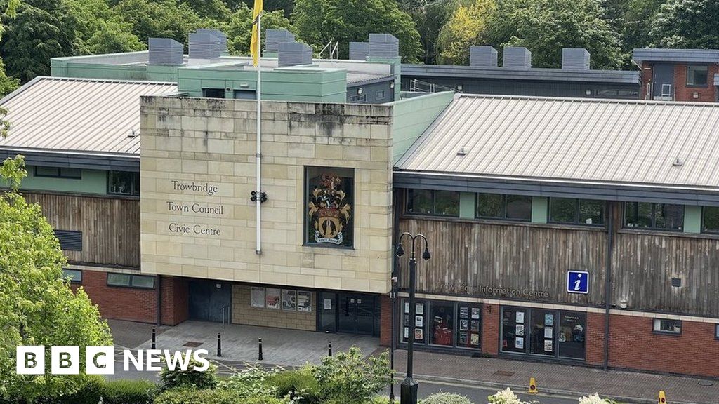 Trowbridge tax referendum voter turnout just 1.6% - BBC News
