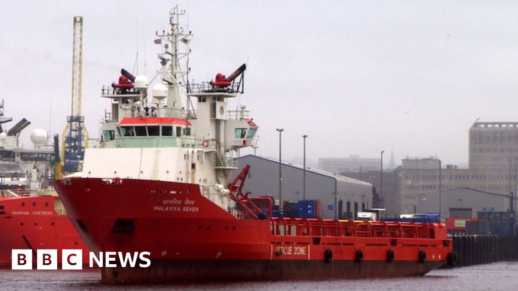 Yarmouth stranded ship: Malaviya Twenty crew leave for home - BBC News