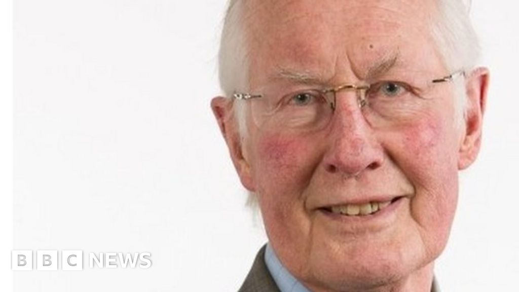 Michael Meacher tributes from McDonnell and Beckett - BBC News