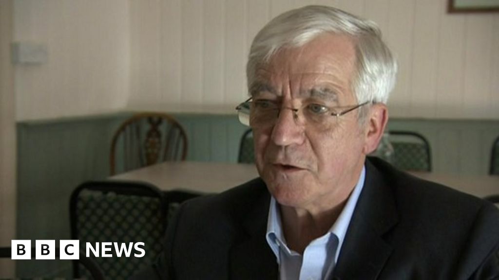 Suffolk to USA councillor Brian Riley holds Hadleigh surgery - BBC News