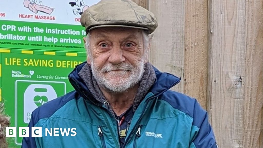 St Mabyn receives second defibrillator after man's life saved - BBC News