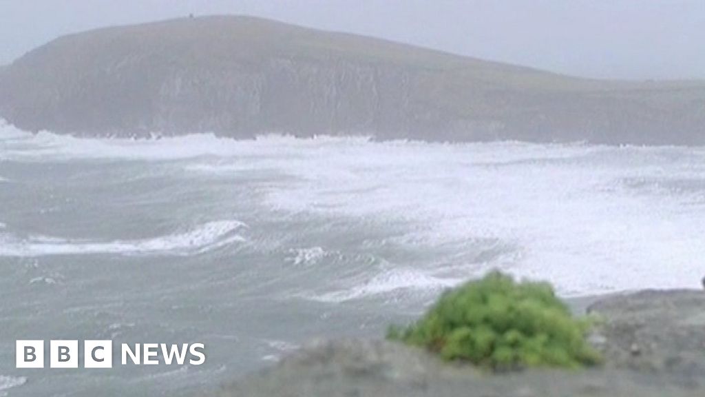 Storm Frank causes disruption in NI - BBC News