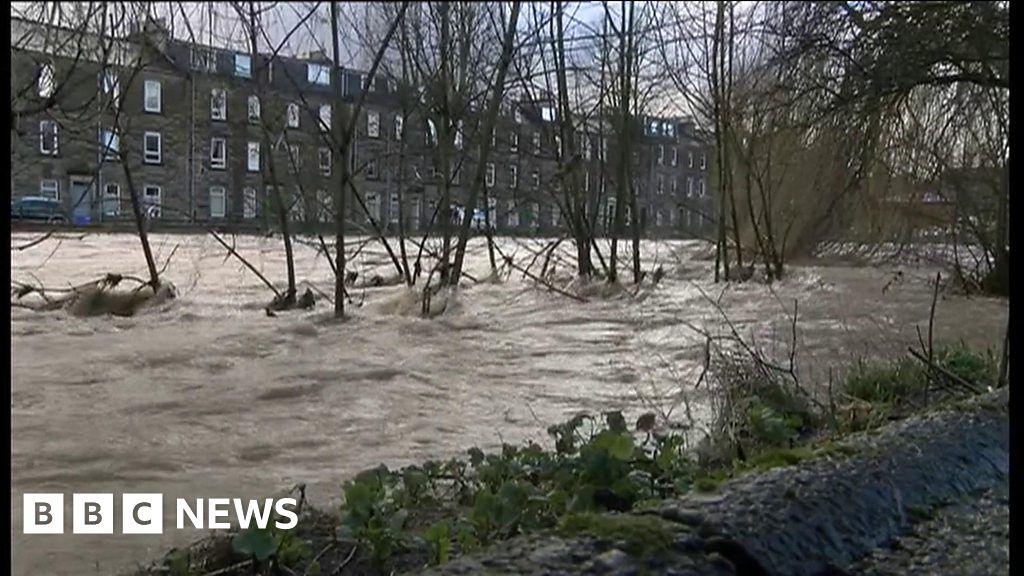 Storm Desmond flood report published - BBC News