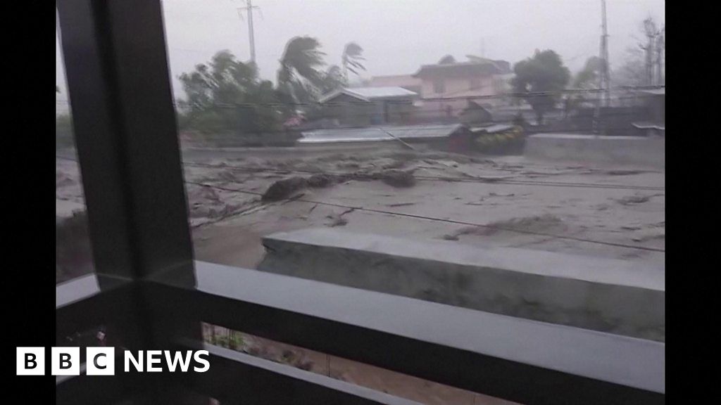 Typhoon Goni: Philippines hit by 225km/h (140mph) winds and torrential ...
