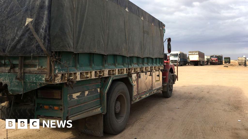 Secret convoy let hundreds of IS fighters escape - BBC News