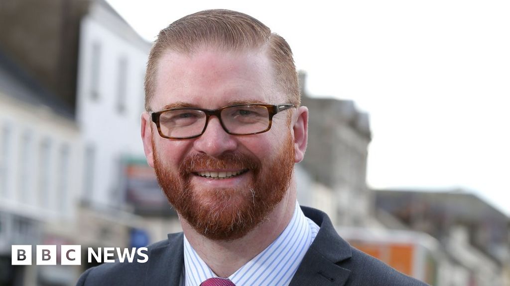 Simon Hamilton not worried by Donald Trump election - BBC News