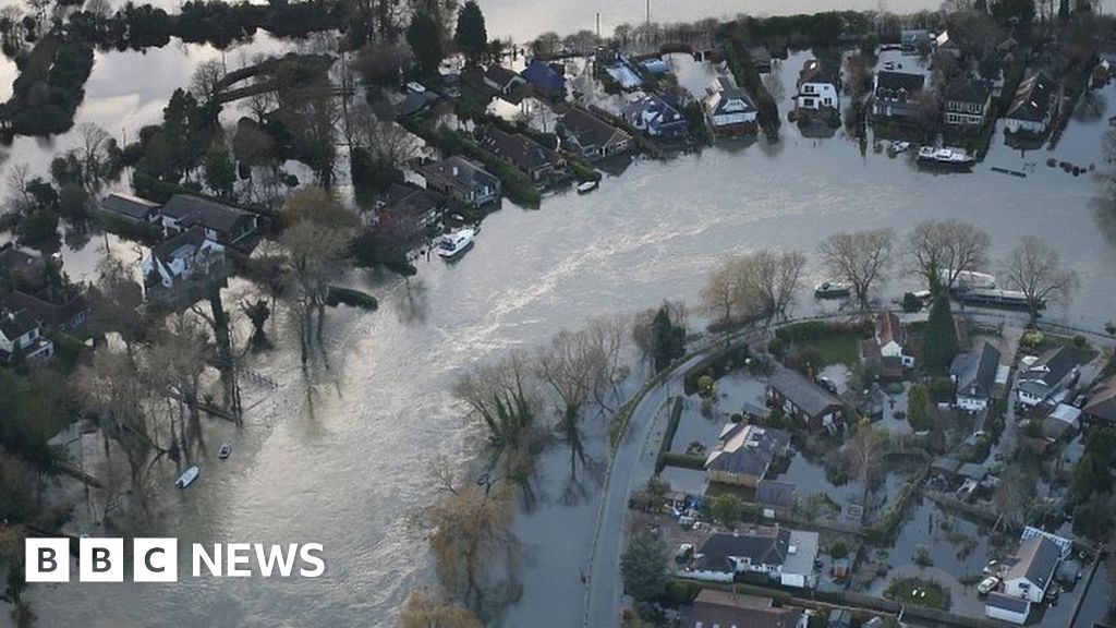 Flooding boss urges debate on abandoning at-risk homes