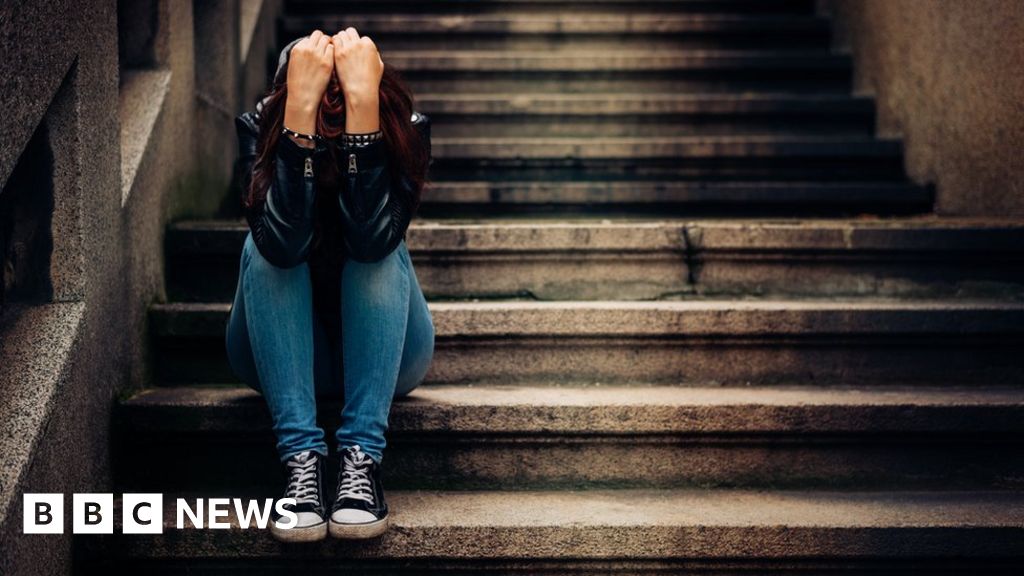 North East council care homes: Hundreds of children go missing - BBC News