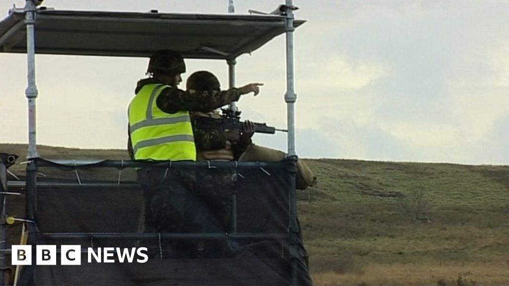 Soldier shot dead in live firing exercise in Northumberland - BBC News