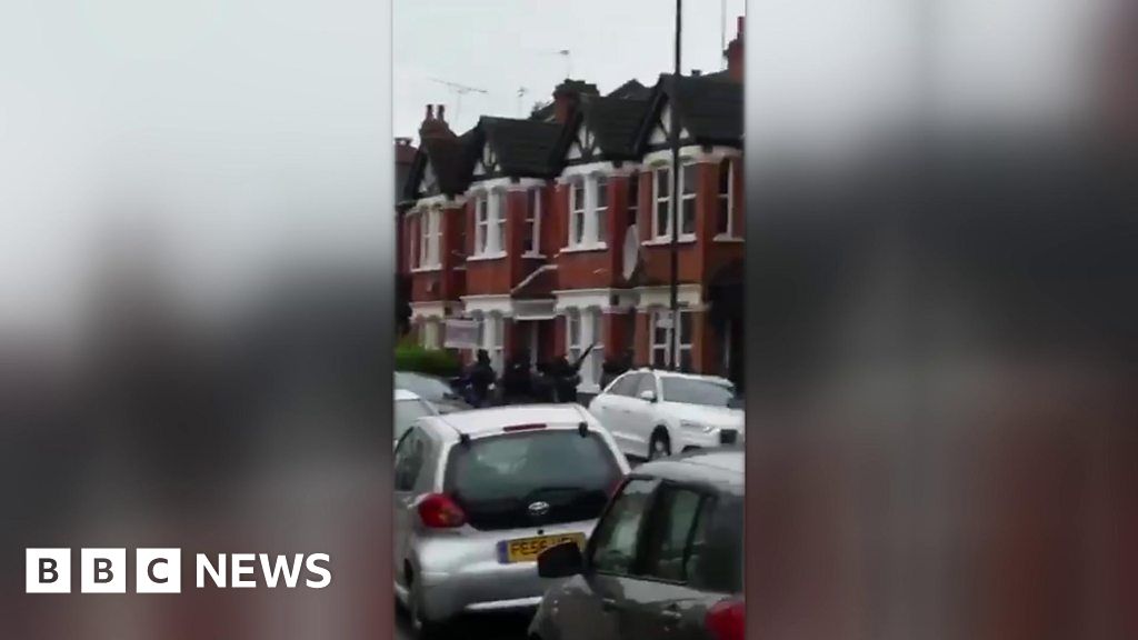 Moment Willesden house raided in anti-terror operation - BBC News