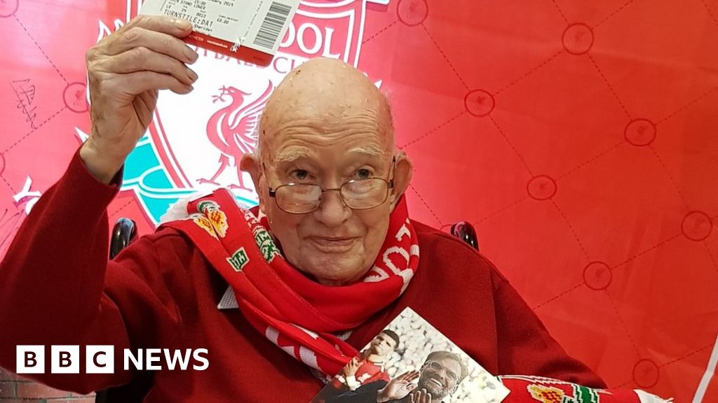 Jurgen Klopp Anfield invitation for 104-year-old Liverpool fan - BBC News