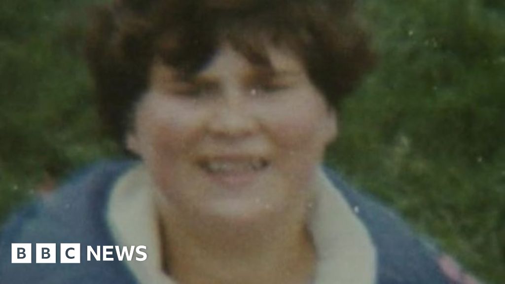 Patricia Grainger murder: Victim's son critical of police - BBC News