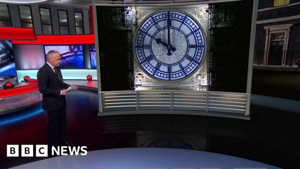 Exit poll predicts Conservative majority - BBC News