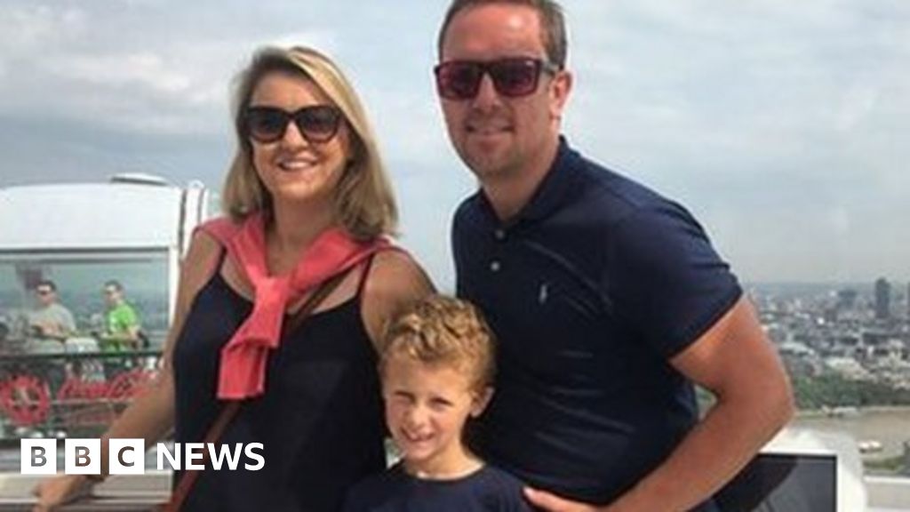 Simon Thomas to son: 'I'm afraid mummy’s died' - BBC News