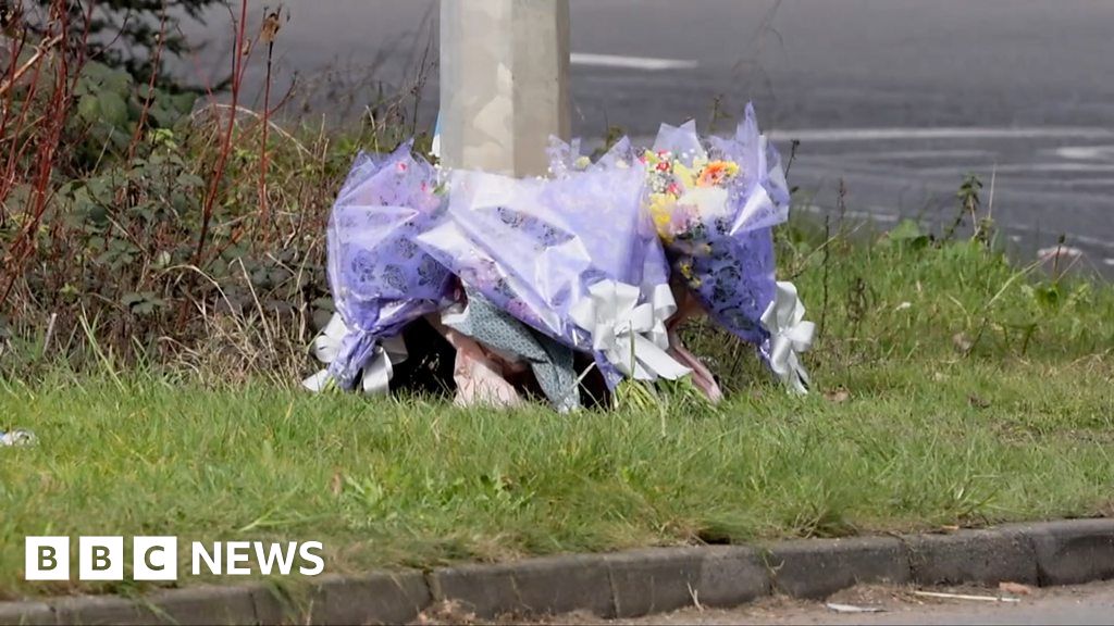 Community voices shock at crash that killed three - BBC News