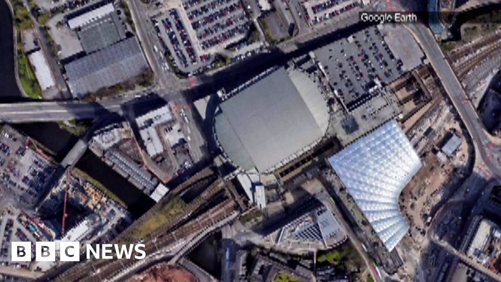 Manchester explosion: Map shows Manchester Arena - BBC News