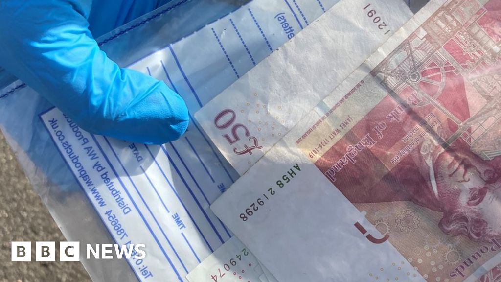 Two arrested in Essex illegal money lending inquiry - BBC News