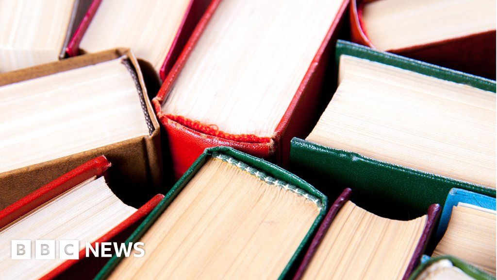 Western Isles mobile library service could be scrapped - BBC News
