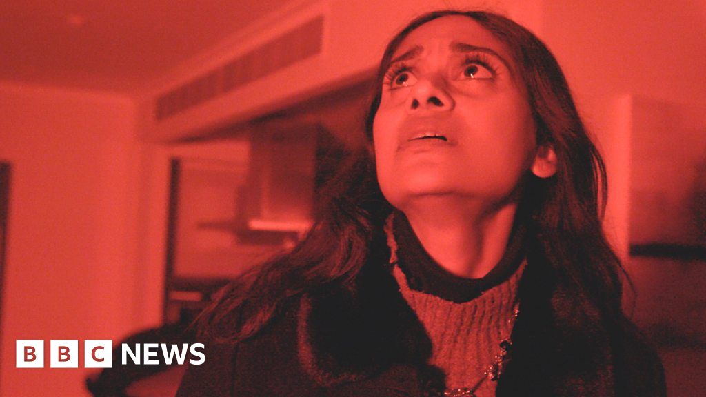 5G cyber-attack: What would be the effect on the UK? - BBC News