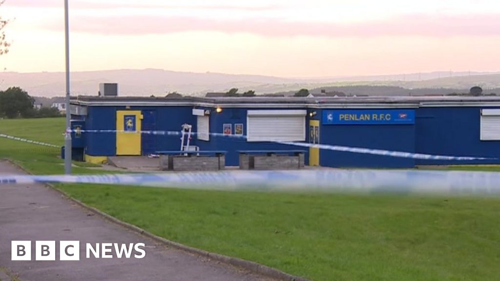 Arrest as police probe 'sudden death' in Penlan, Swansea - BBC News