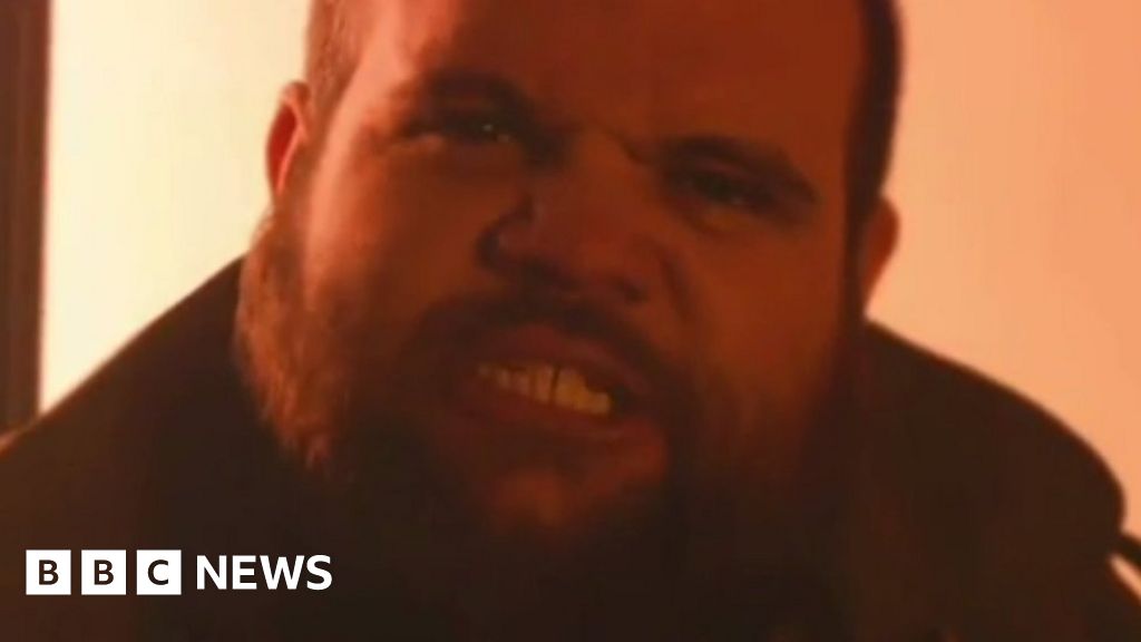 The pride and fury of Australia's Indigenous rappers - BBC News